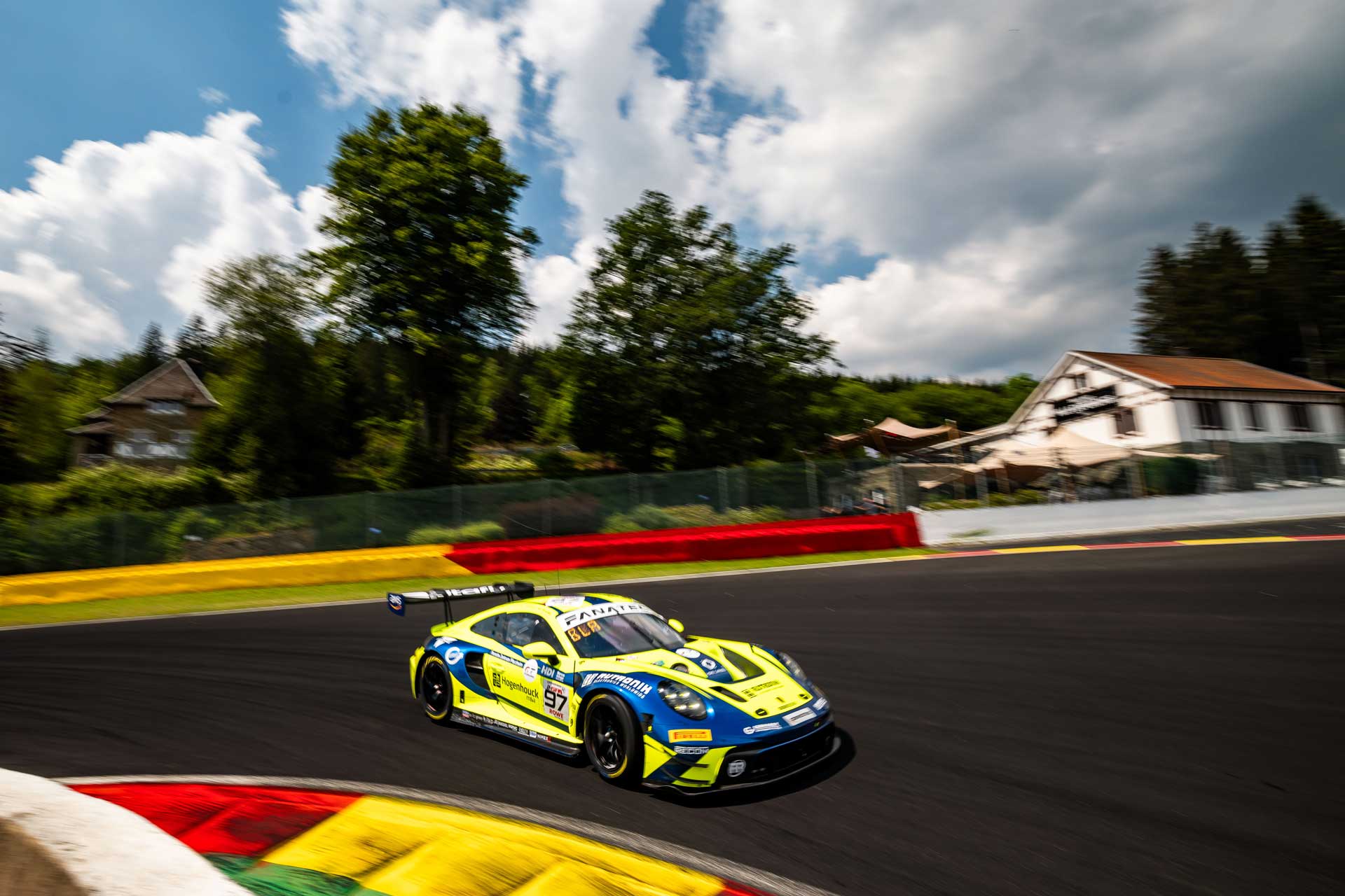 Rutronik Racing feiert Top-10 Platzierung beim Crowdstrike 24 Hours of ...