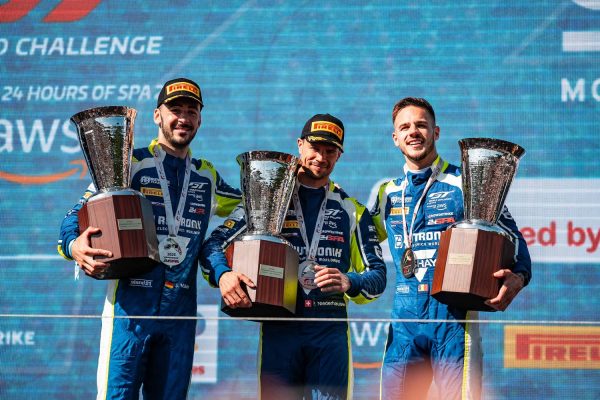 Rutronik Racing beendet weltgrößtes GT-Rennen auf dem zweiten Rang ...